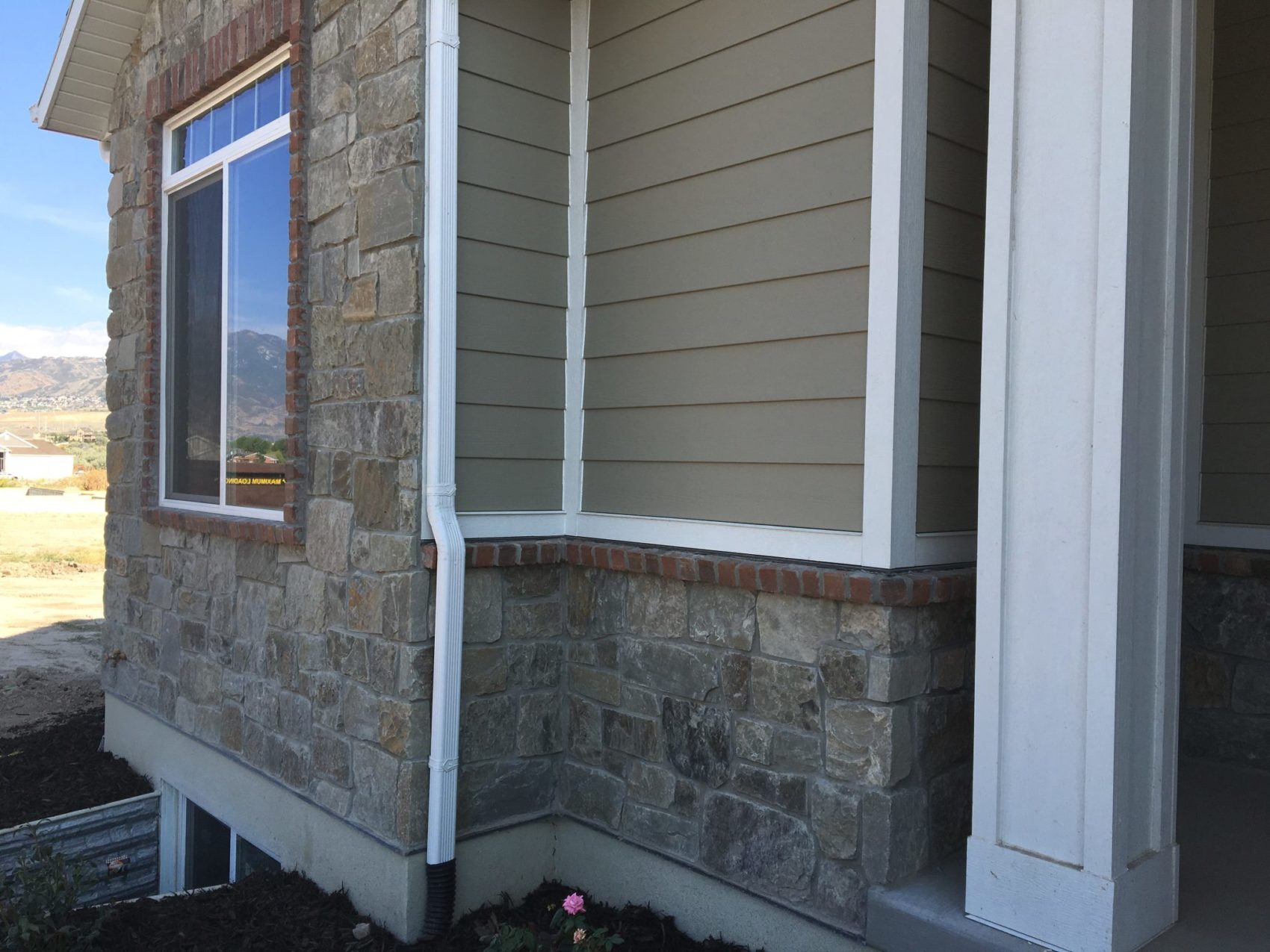 Five Easy Steps to a Perfect Stone & Brick Combo Exterior - Hearth and ...