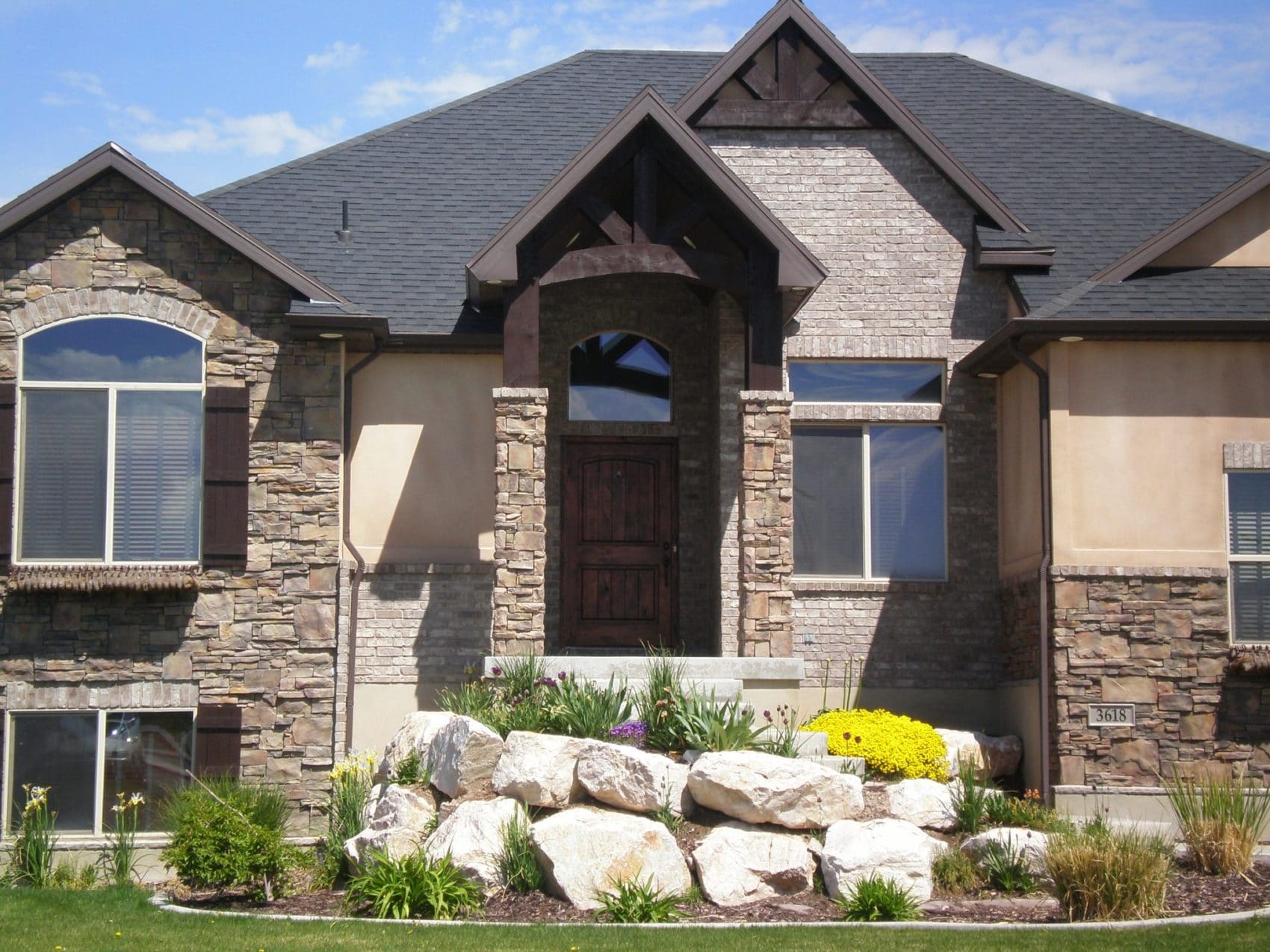 Five Easy Steps to a Perfect Stone & Brick Combo Exterior - Hearth and ...