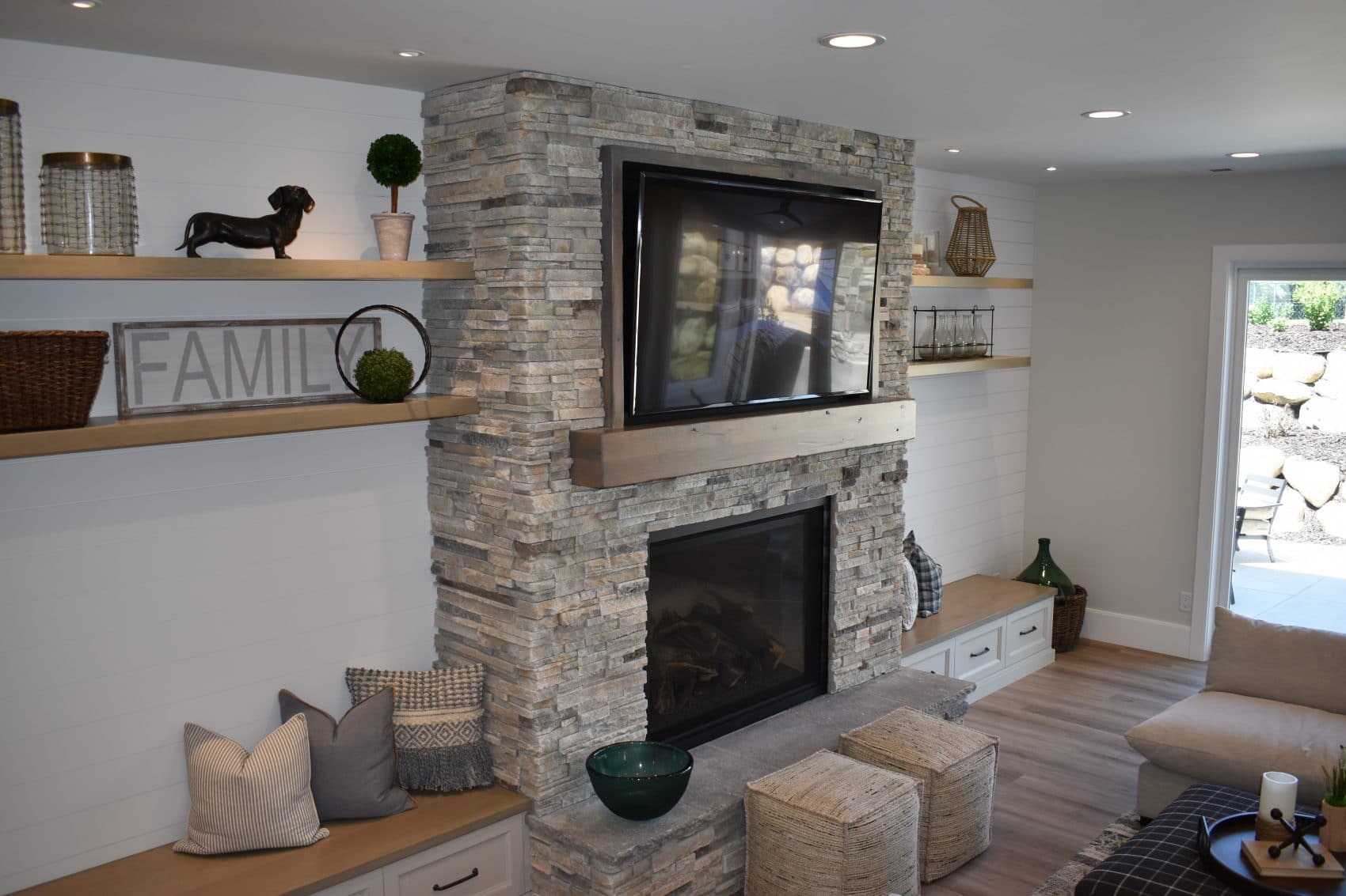 Utah Valley Parade of Homes: E Builders - Hearth and Home Distributors ...